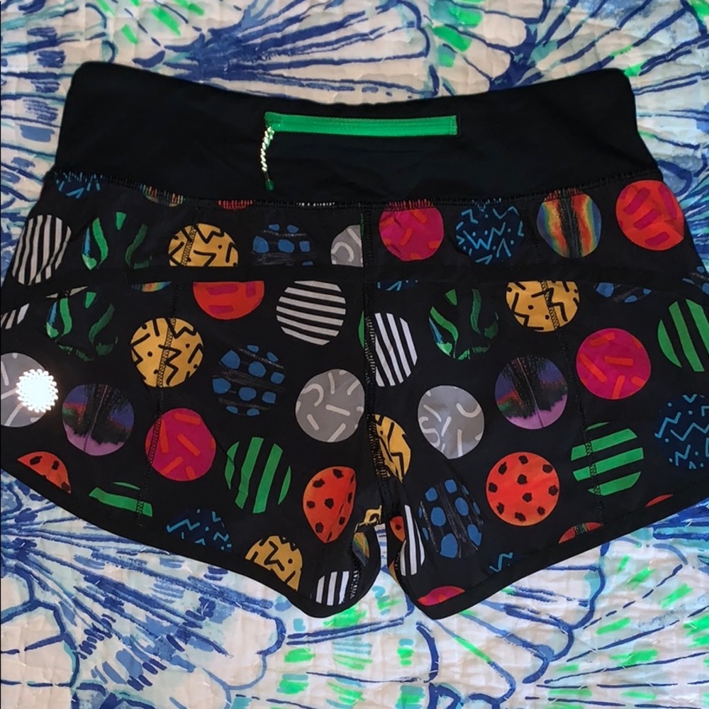 Lululemon Seawheeze Bugs Balls Speed Shorts Size 2 - Gem
